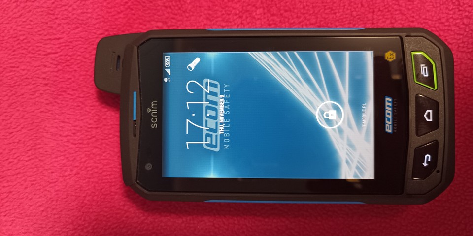 SONIM Smart -Ex® 01 ECOM Intrinsically safe Zone1/Division 1 4G LTE ...