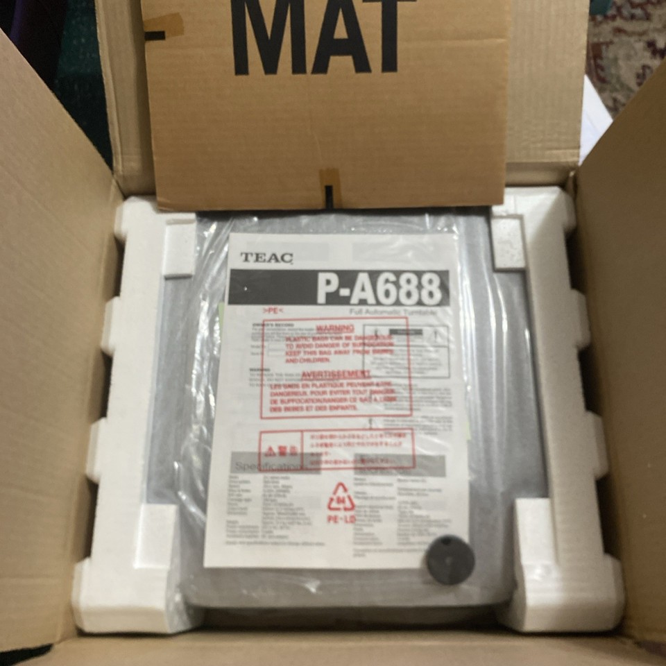 TEAC P-A688 Automatic Belt Drive Turntable w/ Built-In Amp, Brand New ...