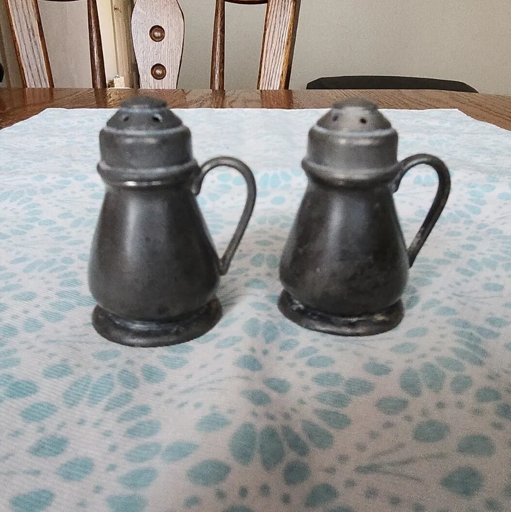 Vintage Quaker Shaker Set Salt and Pepper Marked Genuine Pewter 204 | eBay