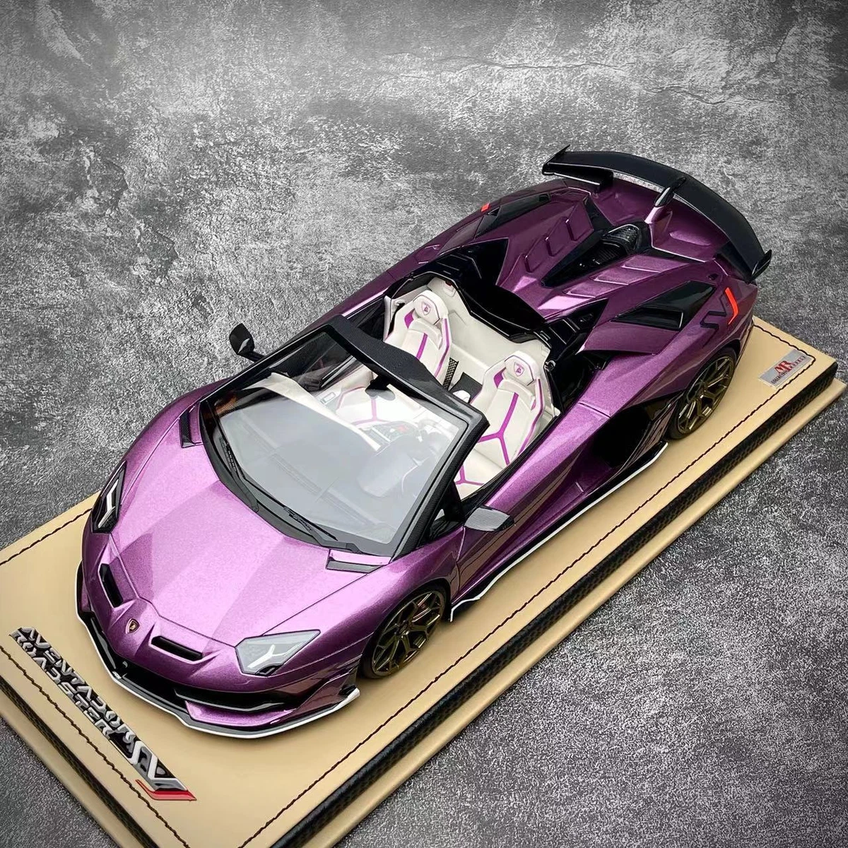 Rare MR 1:18 Lamborghini Aventador SVJ Roadster Viola 30th Rare MR 1:18 Lamborghini Aventador SVJ Roadster Viola 30th