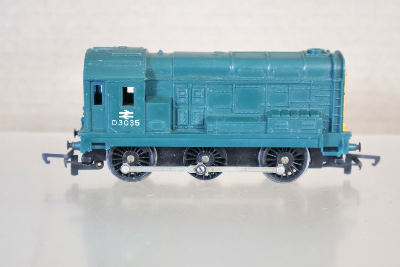 TRIANG HORNBY R152 BR BLUE 0-6-0 CLASS 08 DIESEL SHUNTER LOCOMOTIVE ...