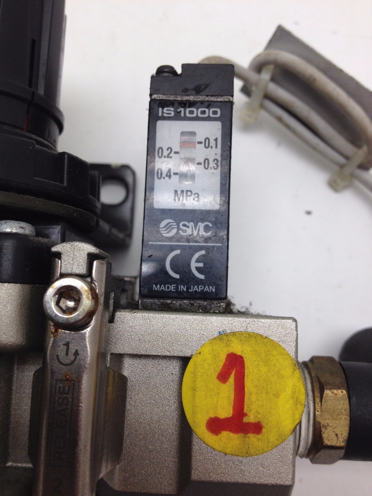 SMC AW30-03BDG Regulator IS 1000 #6284 | eBay