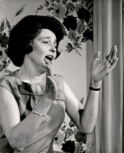 LAE4 Original Delmar Watson Photo PATRICIA NEAL CLAPPING Stage & Screen ...