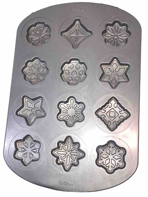 Pre-owned Wilton 12-CAVITY SNOWFLAKE COOKIE PAN 12 Cookie Designs Non ...