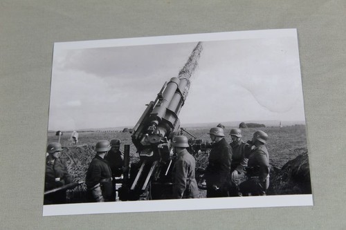 WW2 Repro Photo - Flak - Anti-Aircraft Gun With Various Soldiers Around ...
