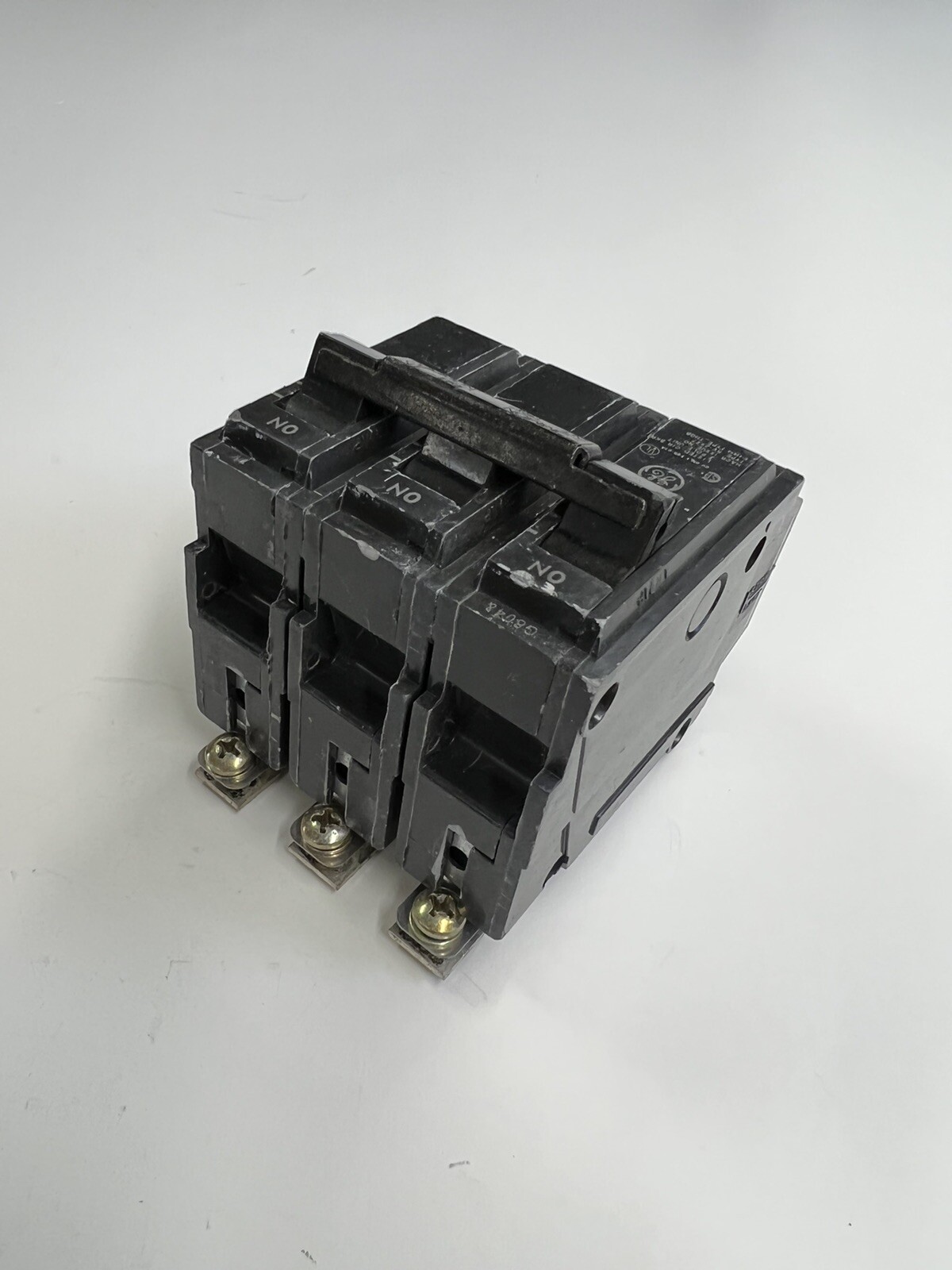 THQB32100 GE 100 Amp 240V 3 Pole Bolt On Circuit Breaker New | eBay