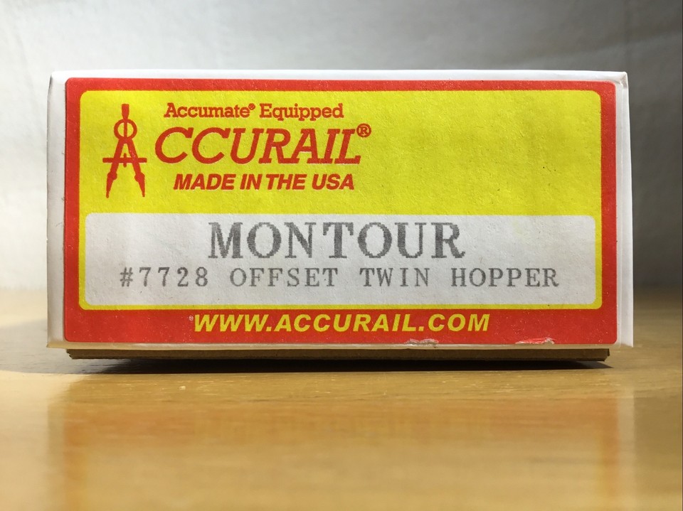 Accurail HO Scale Montour Offset Twin Hopper Car #9076 Kit 7728 | eBay
