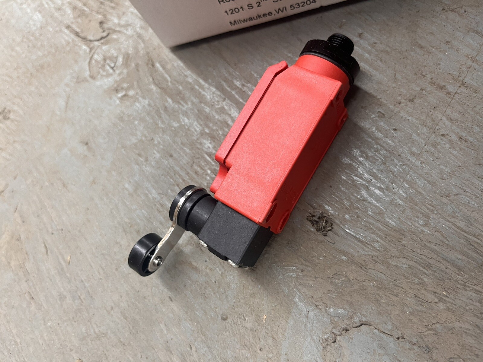 Allen-Bradley 440P-CSLS11D4 limit switch plastic | eBay