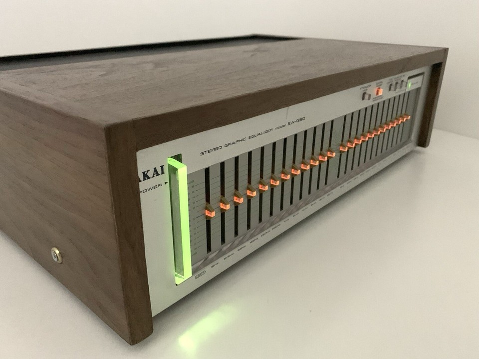 AKAI EA G90 Stereo Graphic Equalizer Rare Wood LED 2 Color Vintage WORK ...