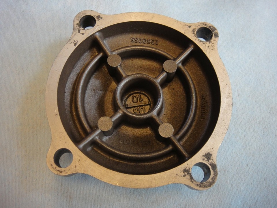 Triumph 675 Daytona 07 Engine Cover Oil Filter/Oil Filter Cover 06 - 08 ...