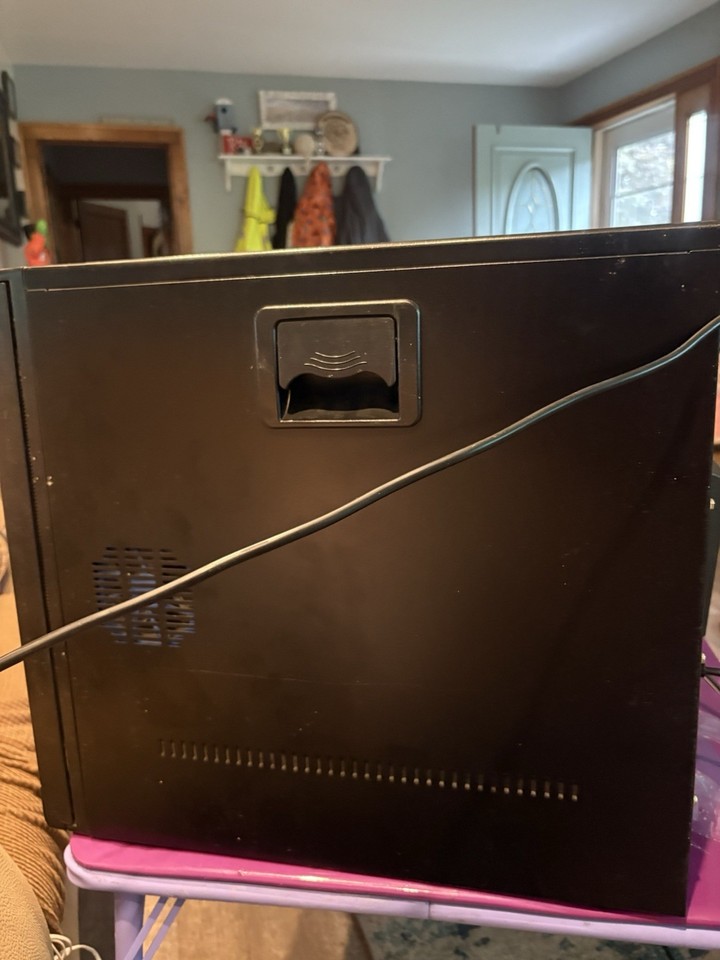 Windows XP gaming pc, 8gb Ram, AMD Quad Core, AMD Radeon HD 7700, Has ...