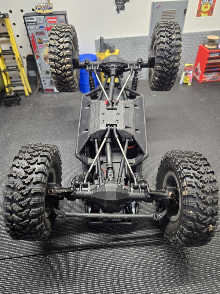 Axial Capra UTB18 RTR Rock Crawler | eBay