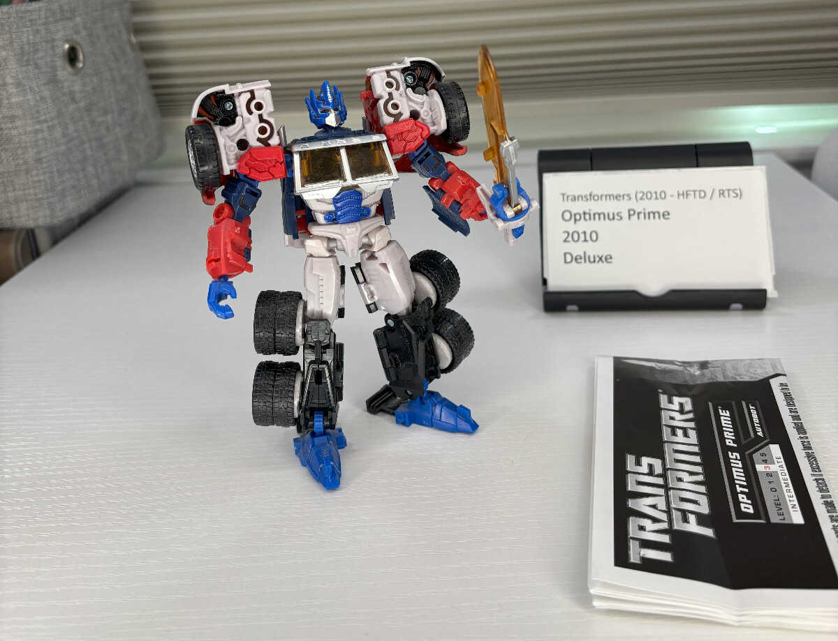 Transformers set of 3 RTS OPTIMUS PRIME Deluxe, Legacy, McDonalds 2010 ...