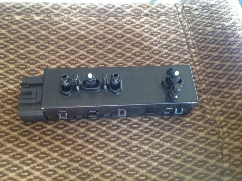 Mitsubishi Genuine OEM Switch, fr power seat OUTLANDER 2013/04-2013/07 ...