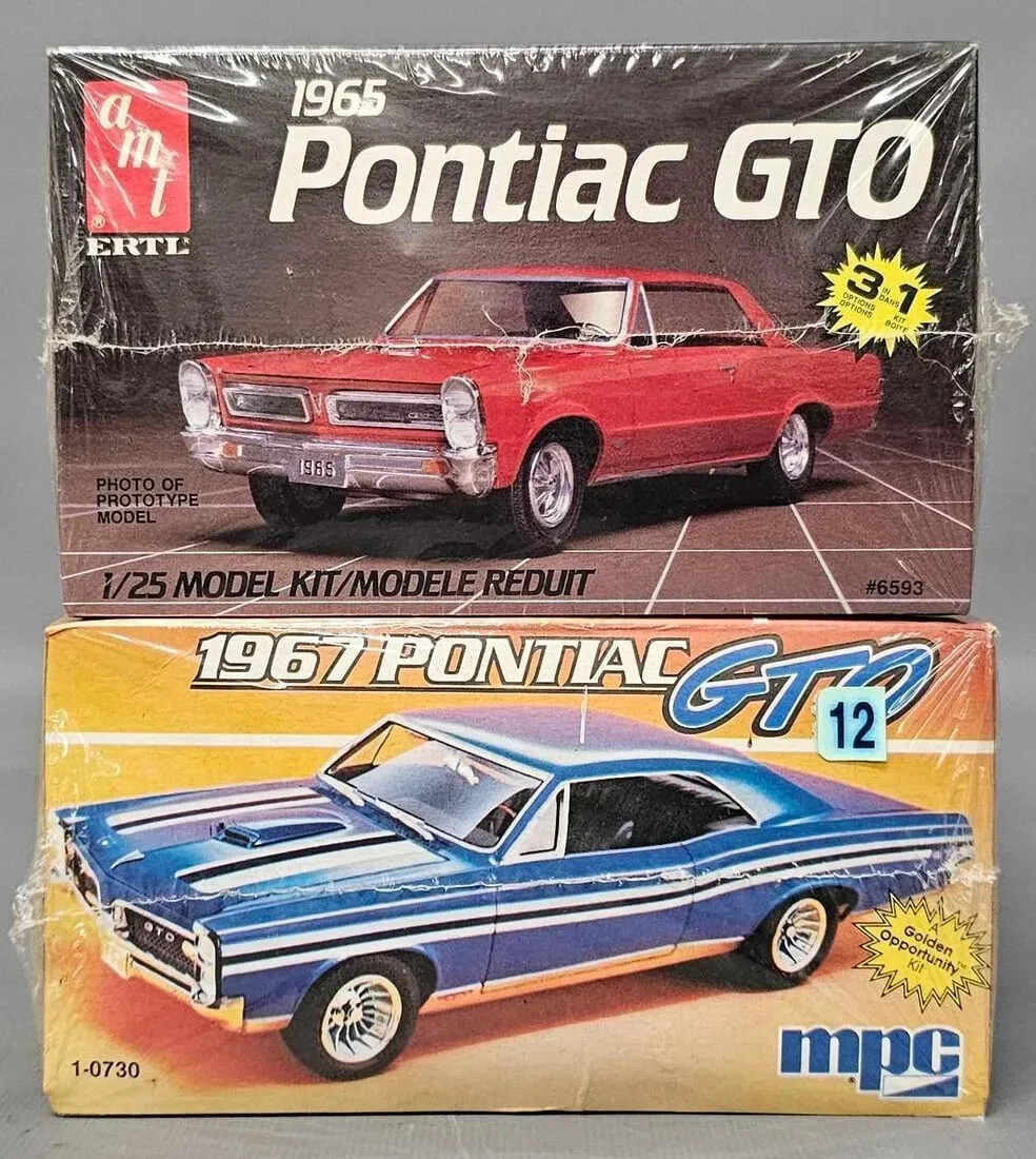 (2) VINTAGE AMT Pontiac 1:25 GTO KITS -AMT 1965 #6593 & MPC 1967 #1 ...