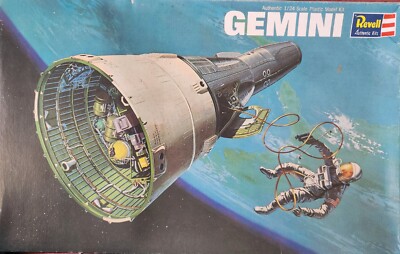 Revell 1983 Gemini Spacecraft Model Kit 1835 1/24 Parts Inside Sealed ...