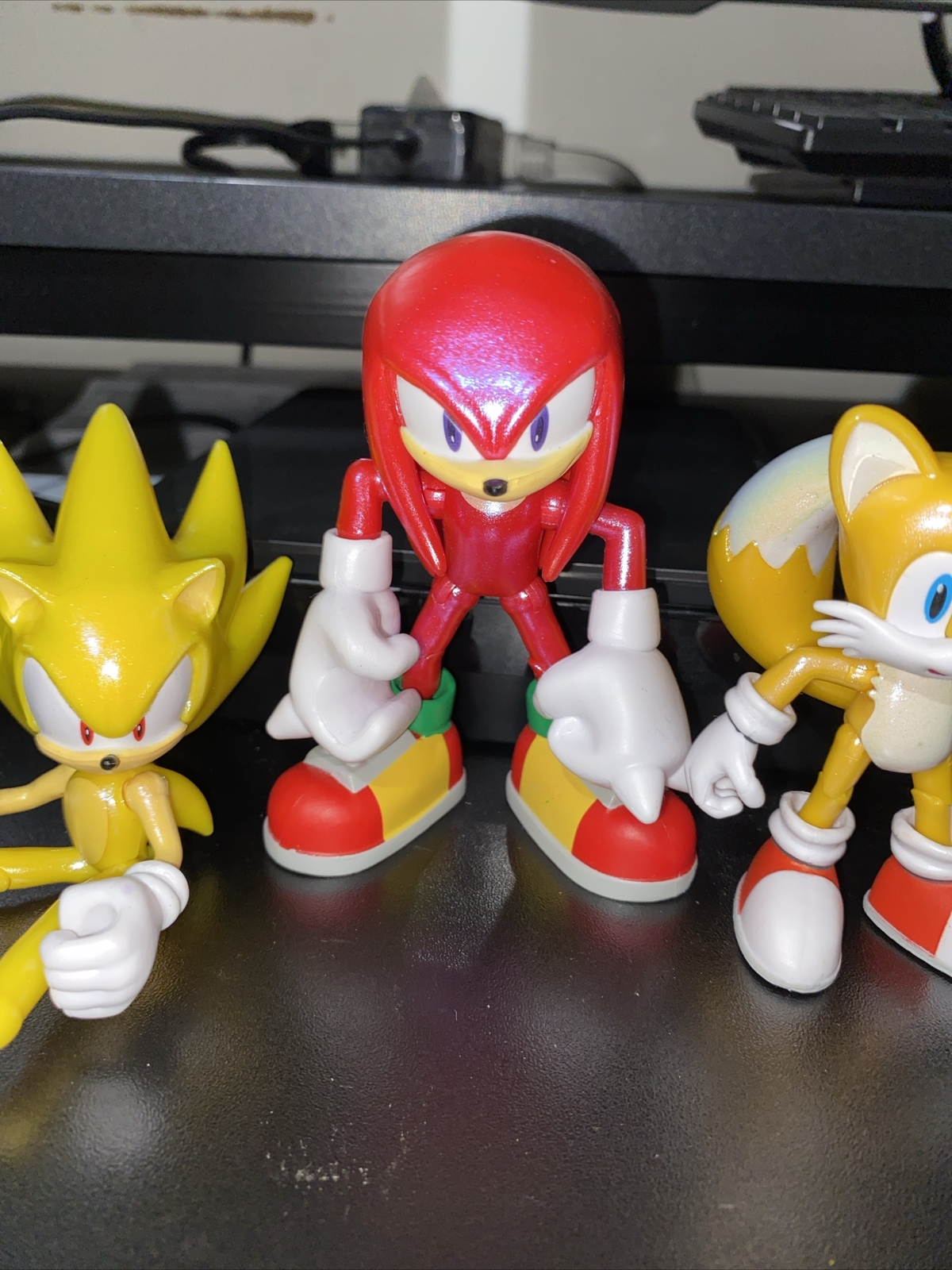 Sonic the Hedgehog SEGA JAKKS Shiny KNUCKLES & TAILS 4" Action Figures ...