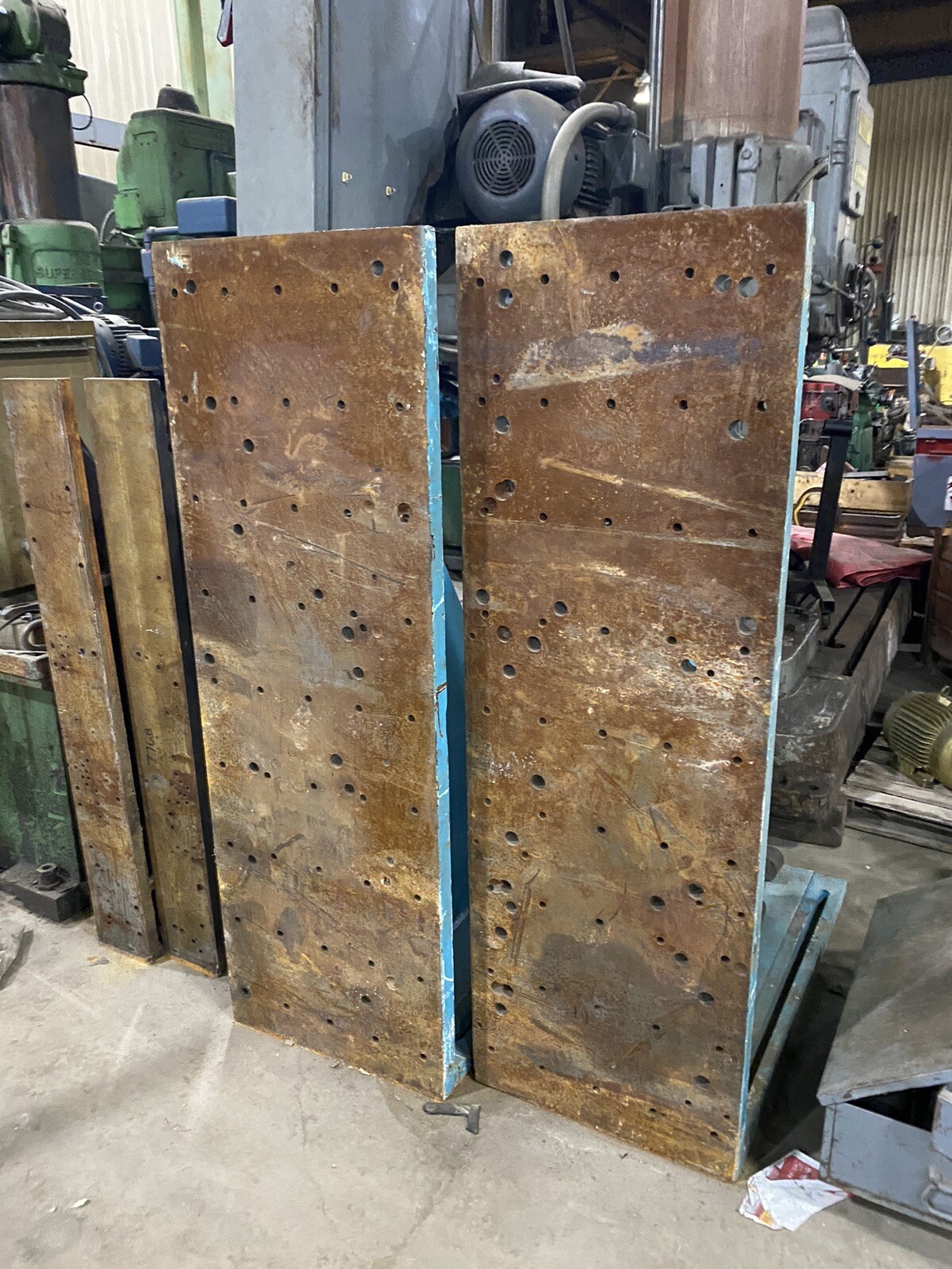PAIR OF LARGE ANGLE PLATES ; WIDTH (INCH): 23.5 HEIGHT (FT): 6 LENGTH ...