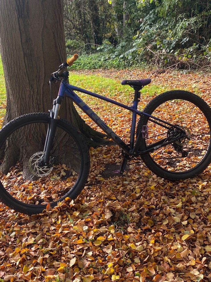 2025 Trek Marlin 5 Gen 3 Medium 29inch wheels Mountain Bike only 3 months old | eBay UK