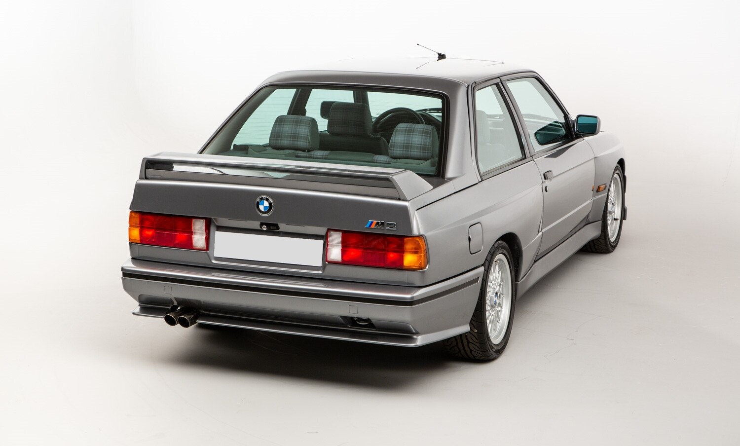 BMW E30 M3 Trunk Boot Lid Rear | Glass | OE | Lithuania | Trunk Lid