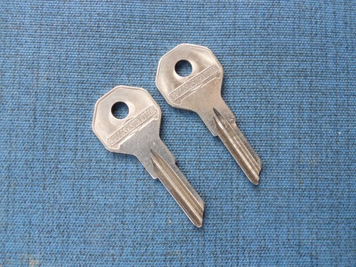 2 BRIGGS & STRATTON GROOVE #3 KEY BLANKS INTERNATIONAL TRUCK JEEP 1937 ...