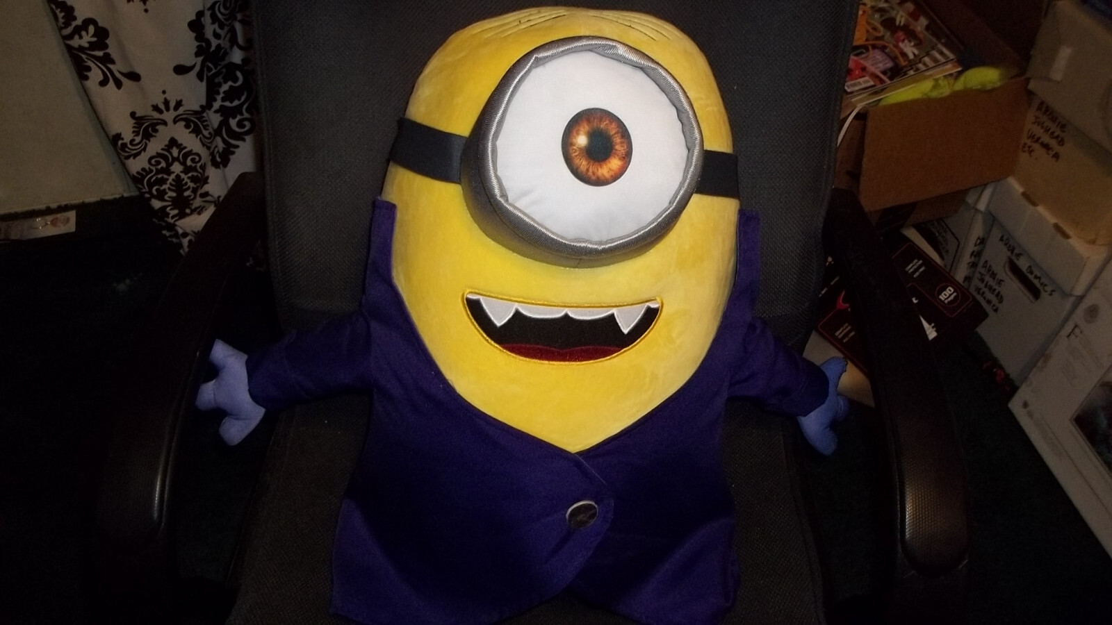 Despicable Me Minion Stuart 21" Gone Batty Halloween Vampire Plush | eBay
