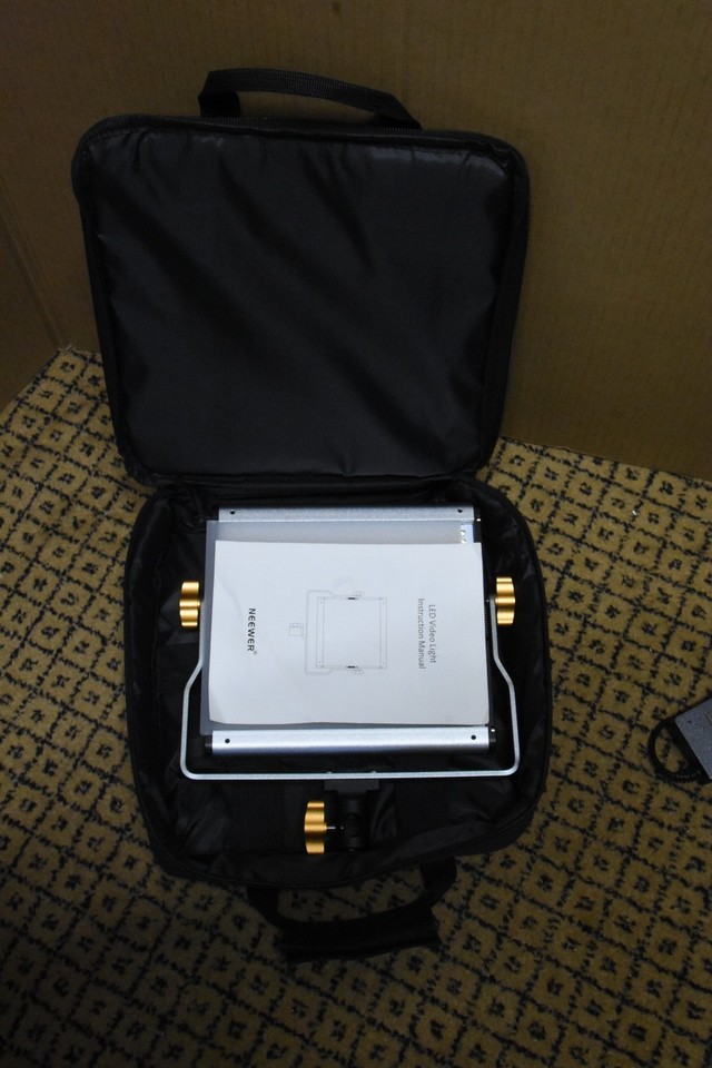 Neewer NL480 LED panel light with carry case. | eBay UK