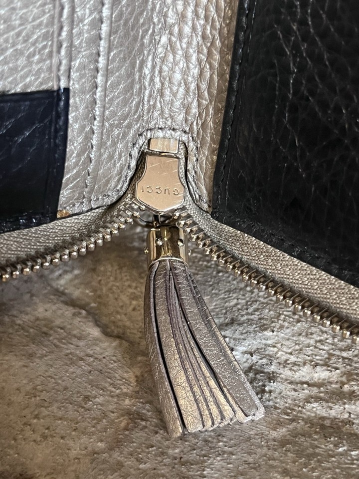 GUCCI Soho Interlocking G Tassel Leather Zip Around Wallet / cardholder ...