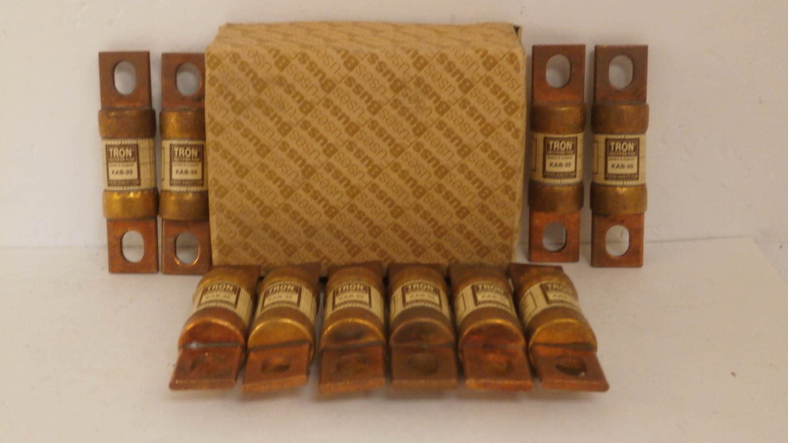 BUSS *BOX OF 10* RECTIFIER FUSES 250V/35A KAB-35 *NEW SURPLUS IN BOX ...