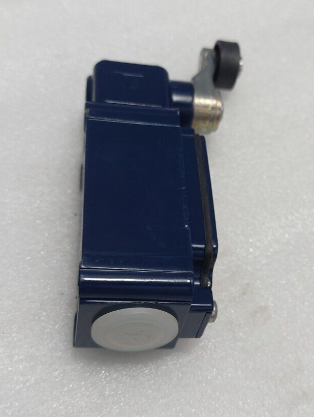 Schmersal Z4VH 335-11Z-M20 Micro Limit Switch | eBay