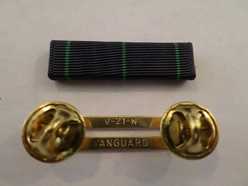 NAVY RIFLE MARKSMANSHIP BADGE RIBBON WITH BRASS RIBBON HOLDER US ...
