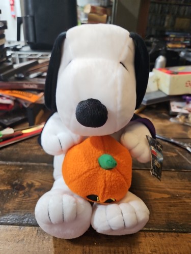 Hallmark Halloween Peanuts Snoopy Vampire Cape Pumpkin Plush Toy | eBay