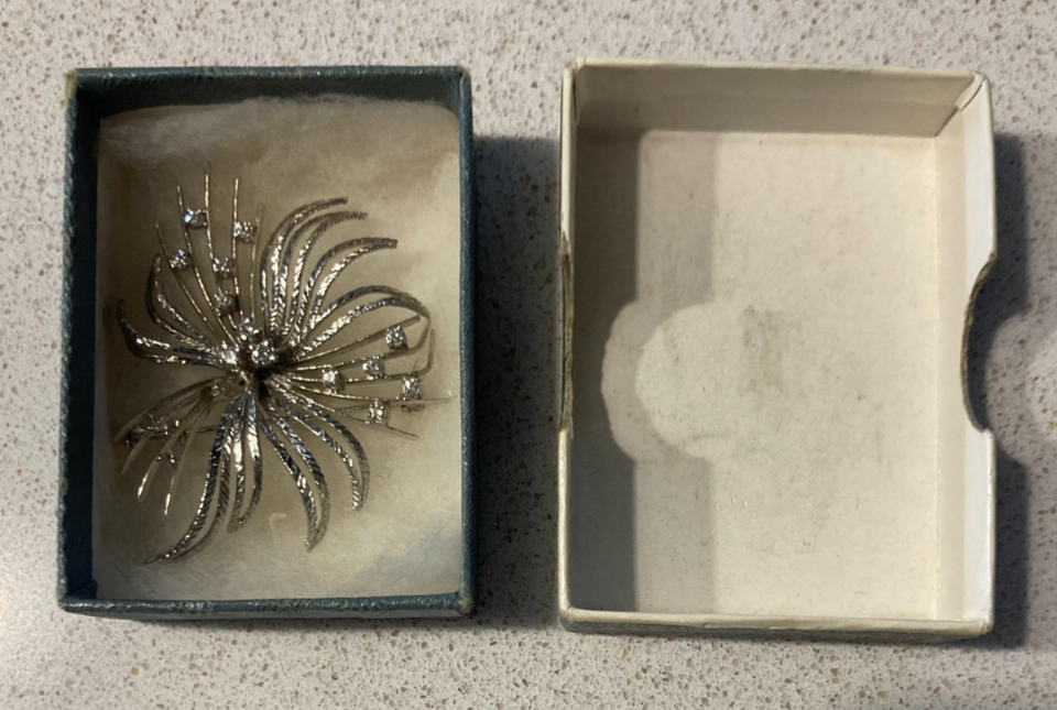 Vintage (Midcentury) 18ct Gold 13-Diamond (=0.35ct) Foliate Spray Brooch 10.45g | eBay UK