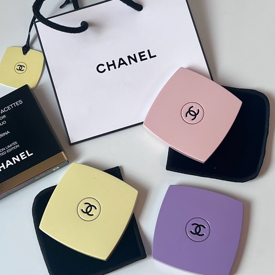 CHANEL Codes Couleur Limited Edition Miroir Double Facettes 111 ...