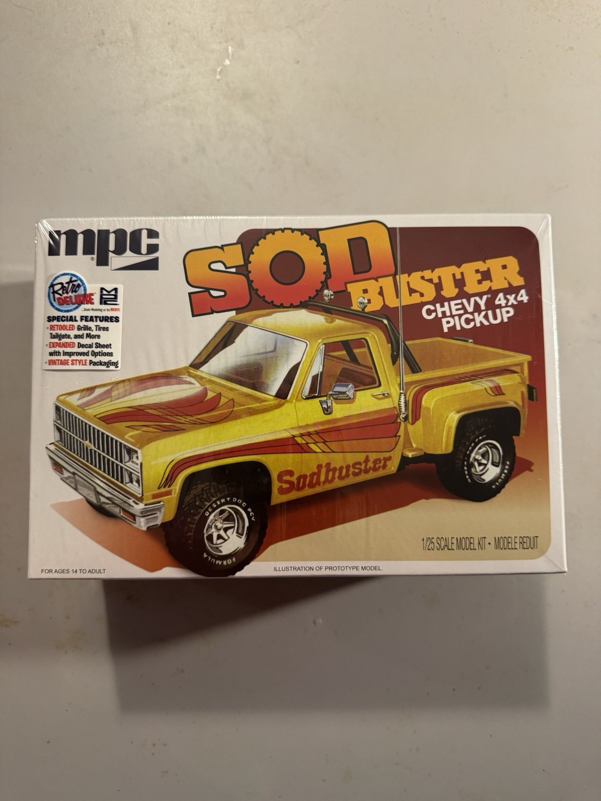 MPC 1981 CHEVY STEPSIDE 4 X 4 PICKUP SOD BUSTER 1:25 MODEL KIT BRAND ...