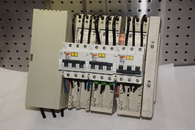 RITTAL RILINE BUSBAR SYSTEM 1662 35726 SV3041.000 WITH BREAKERS 20A 50A ...