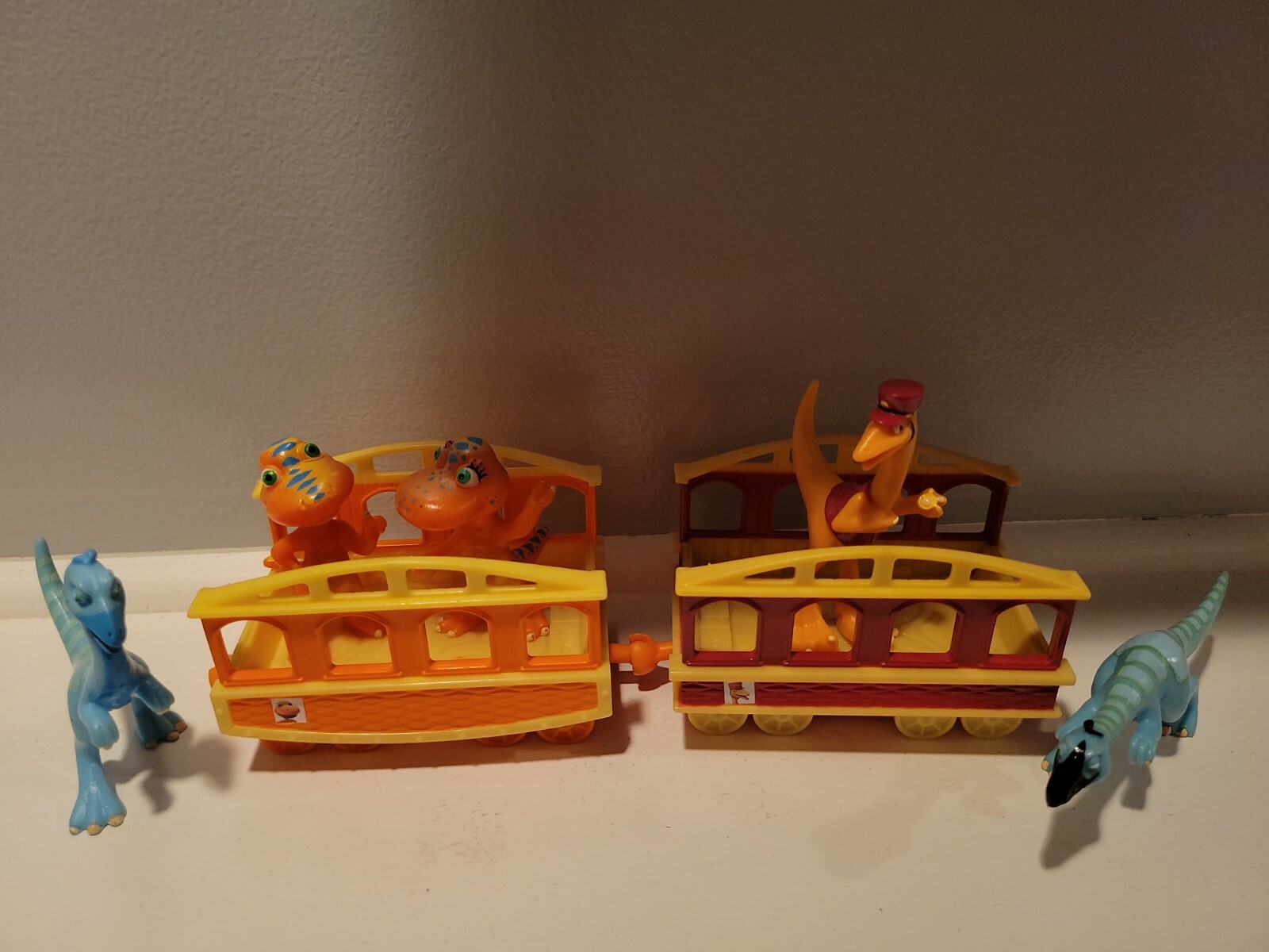 Dinosaur train Mr. CONDUCTOR annie buddy ollie oren 5 figure 2 car set ...