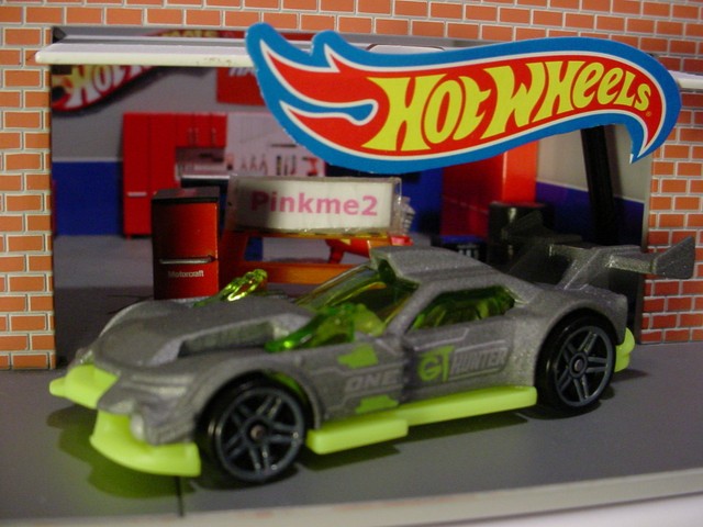 2018 TRACK BUILDER Design GT HUNTER☆gray/day glo green☆LOOSE Hot Wheels ...