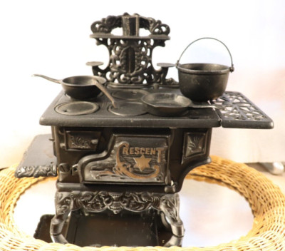 VINTAGE EXAMPLE CAST IRON CRESCENT WOOD BURNING STOVE COMPLETE NOT FOR ...