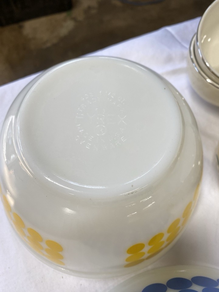 Set of 2 Vintage PYREX Dots Milk Glass Mixing Bowls 403 and 402 | eBay