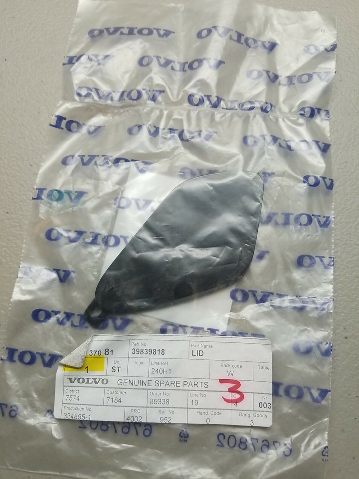 2017-2019 Volvo S90 Genuine Volvo Tow Eye Cap 39839818 | OE | Black ...