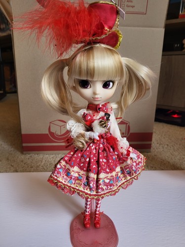 Pullip Doll Prupate With Stand and Card | eBay
