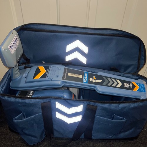 Radiodetection RD8200 Locator & TX-10 Transmitter Kit | eBay