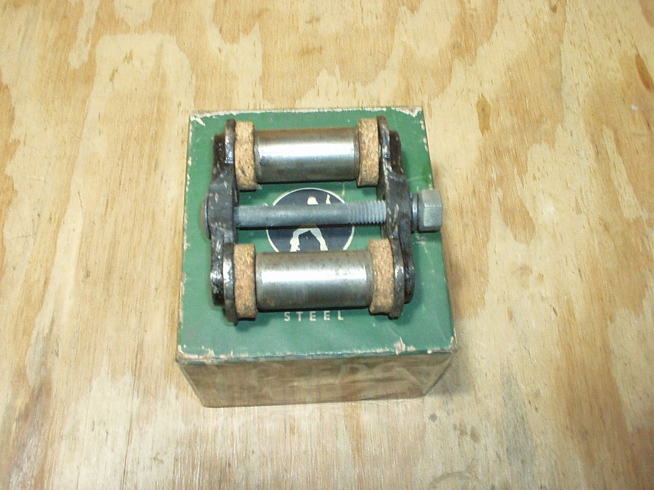 1935-1940 Chevy 1/2, 3/4, 1 Ton Truck Spring Shackle Assembly Assy ...