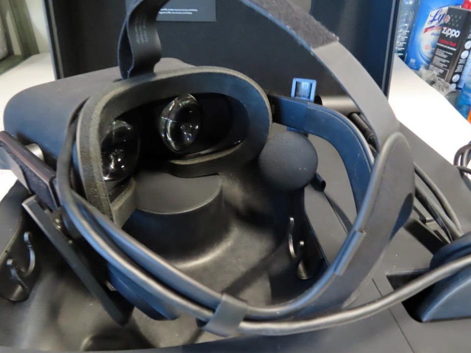 OCULUS RIFT CV1 VR VIRTUAL REALITY HEADSET SYSTEM | eBay