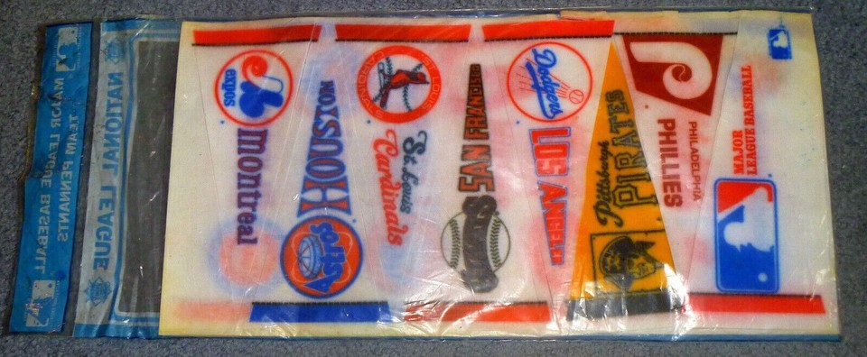 1971 Factory Sealed-16 MLB MINI-PENNANTS National League-Mets/Expos ...
