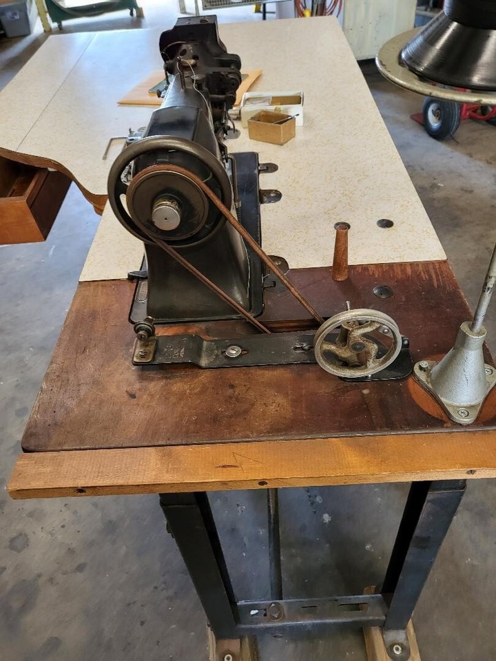 Singer 111W industrial sewing machine-complete with table and ...