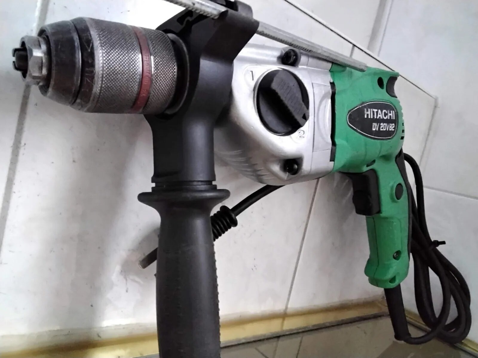 HITACHI "DV20VB2" IMPACT DRILL 240V 730W 2-SPEED , 13MM METAL KEYLESS ...