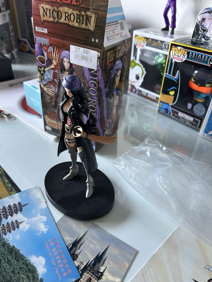 Nico Robin Figure Banpresto red Film | eBay.de
