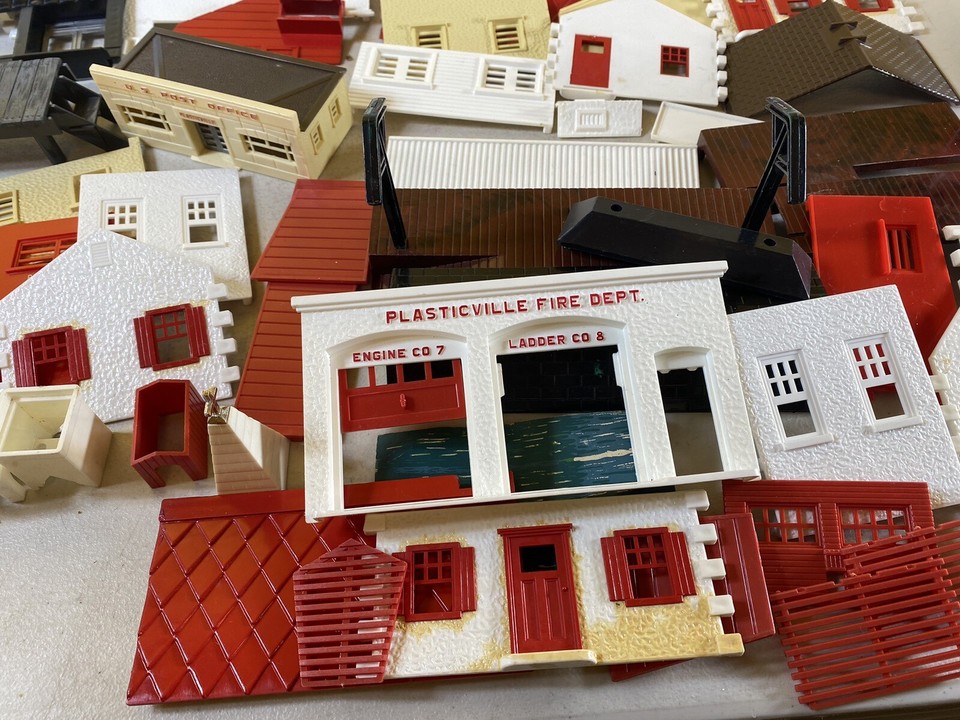 Plasticville Lionel Trains Model Houses Buildings Decoration Vintage ...
